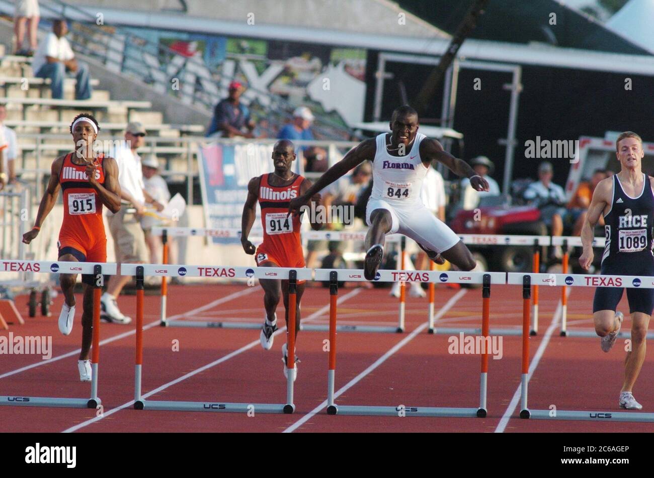 110 meter hurdles hi-res stock photography and images - Alamy