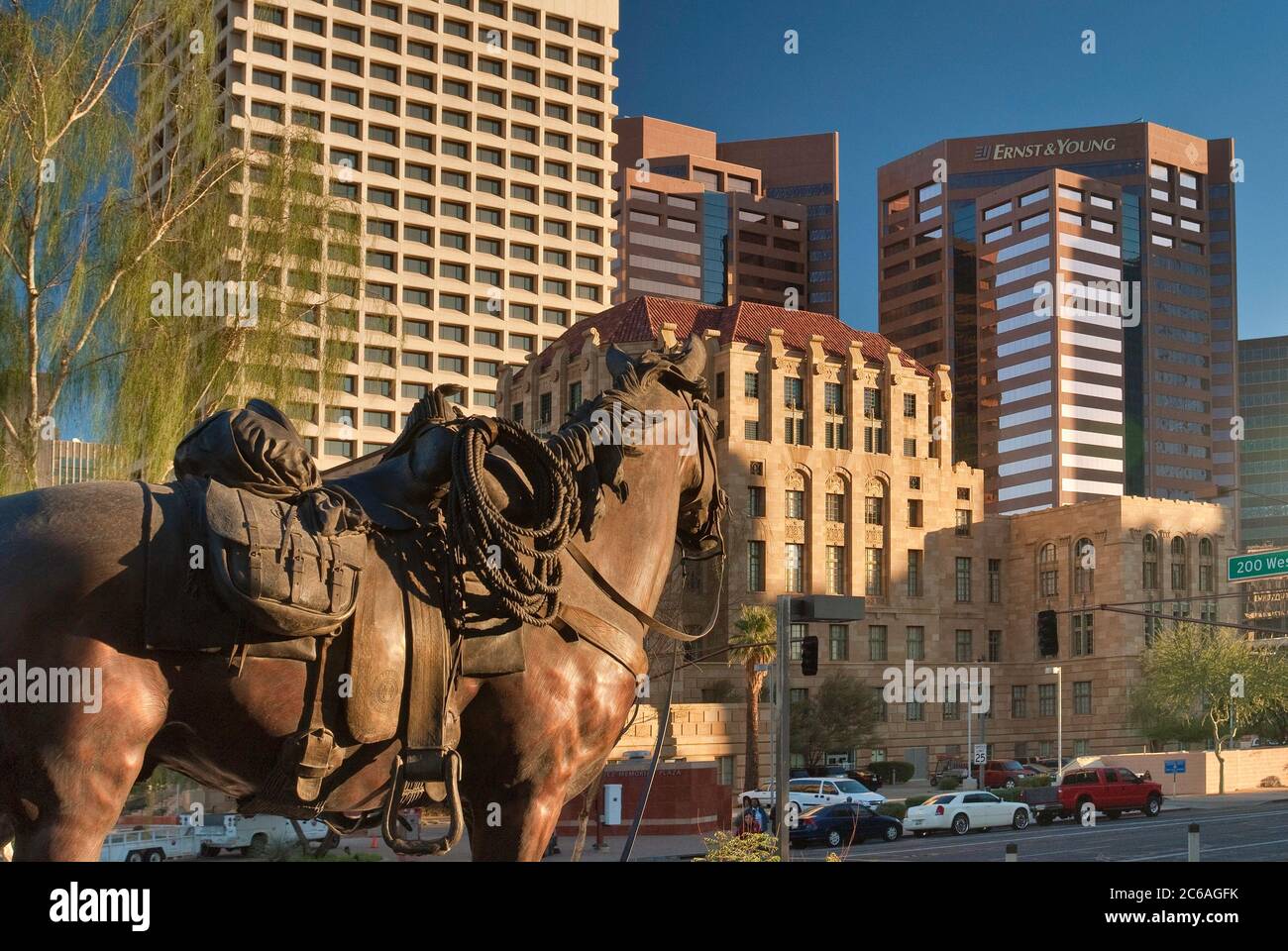 They Served Well sculpture by James Muir, 2001, at Central Court ...