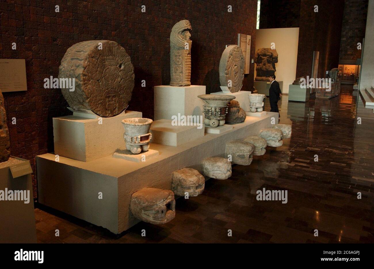 Aztec artifacts hi-res stock photography and images - Alamy