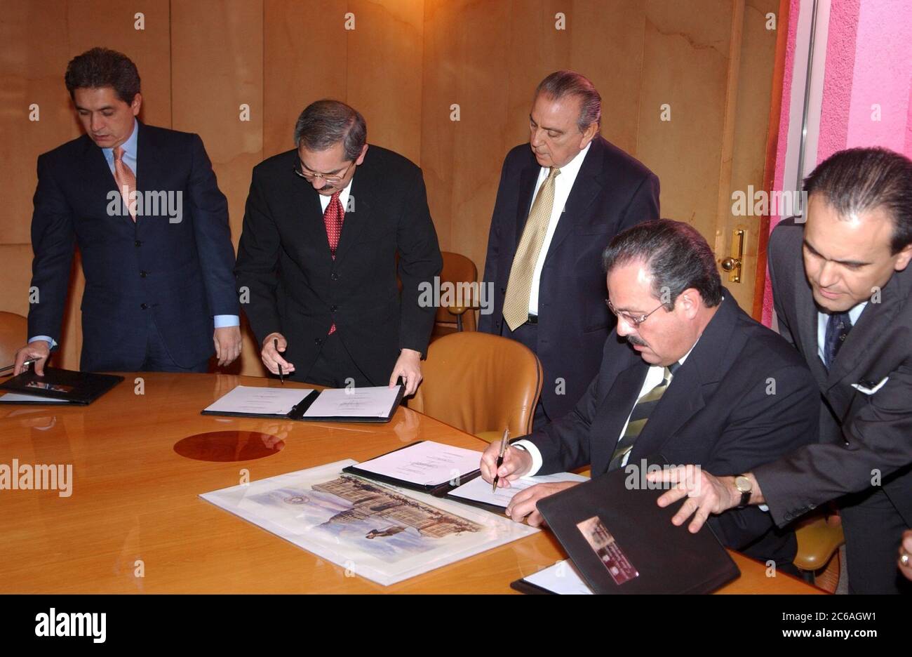 Memorandum of agreement hi-res stock photography and images - Alamy