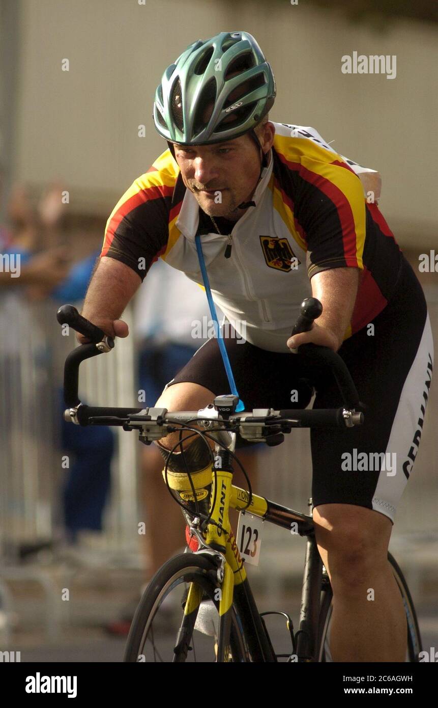 Mens paralympic road race hi-res stock photography and images - Alamy