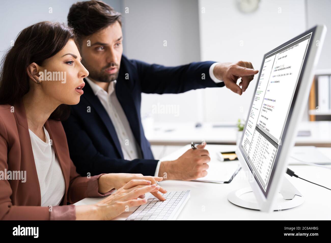 Computer programmer office hi-res stock photography and images - Alamy