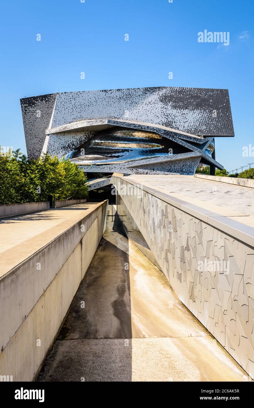 The Philharmonie de Paris concert hall, by french architect Jean Nouvel ...