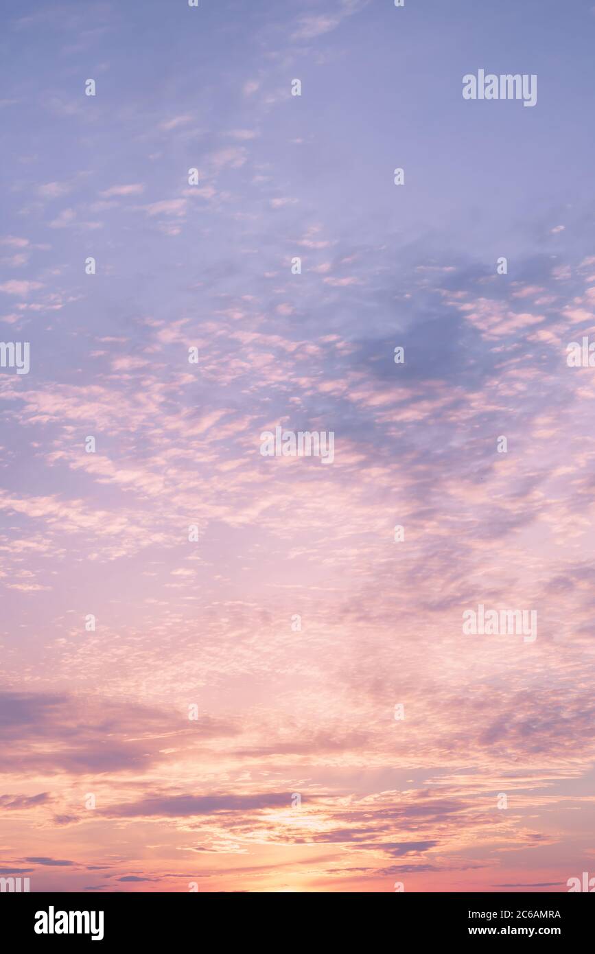 Pastel colored sunset hi-res stock photography and images - Alamy