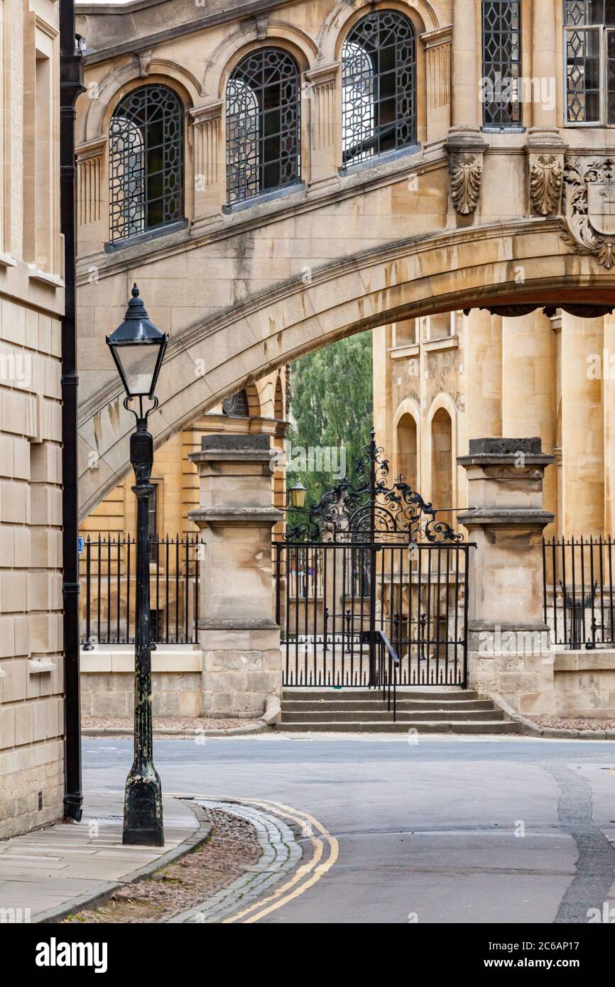 The Bridge of Sighs in Oxford, formally known as Hertford Bridge as it ...