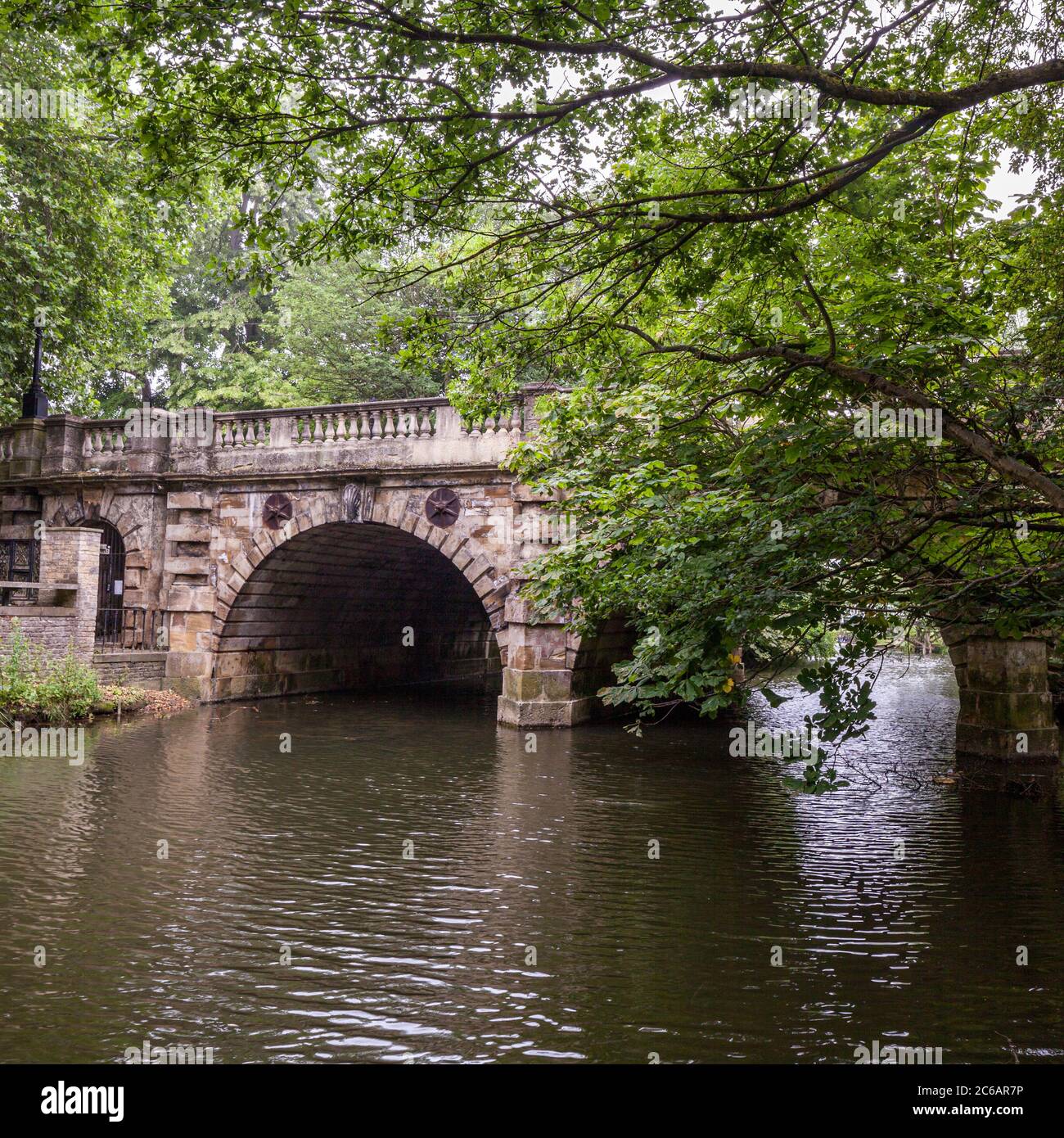 The tree-lined River Cherwell and Magdalen Bridge, Oxford Stock Photo ...