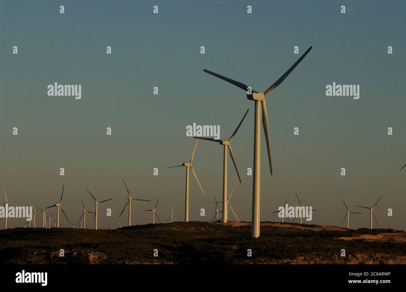 Iraan, Texas USA, February 18, 2004: The Desert Sky Wind Farm on a mesa ...