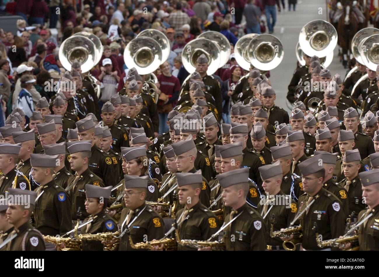 Marching cadets hi-res stock photography and images - Alamy