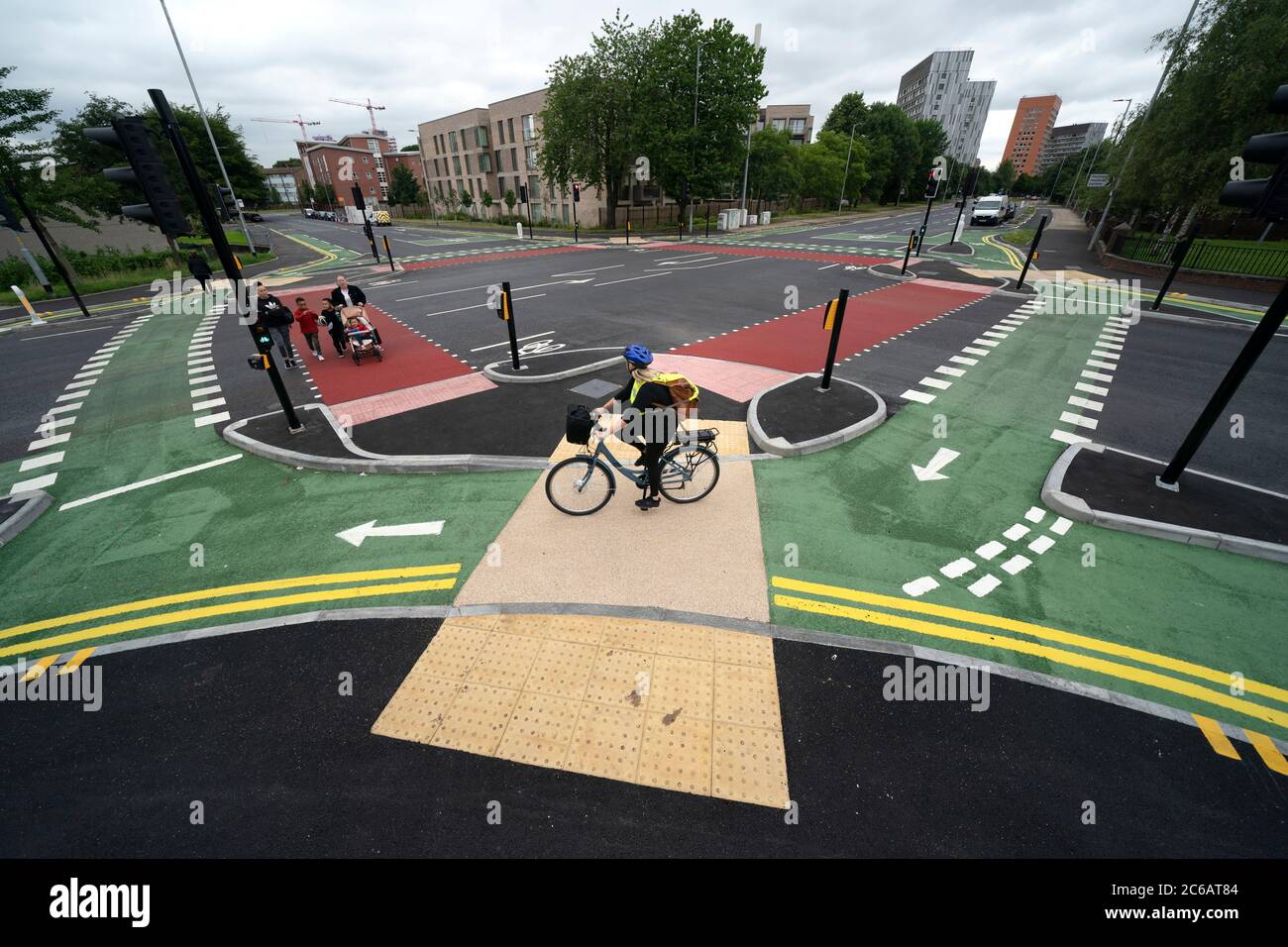 Traffic signs and road markings 2020 hi-res stock photography and ...