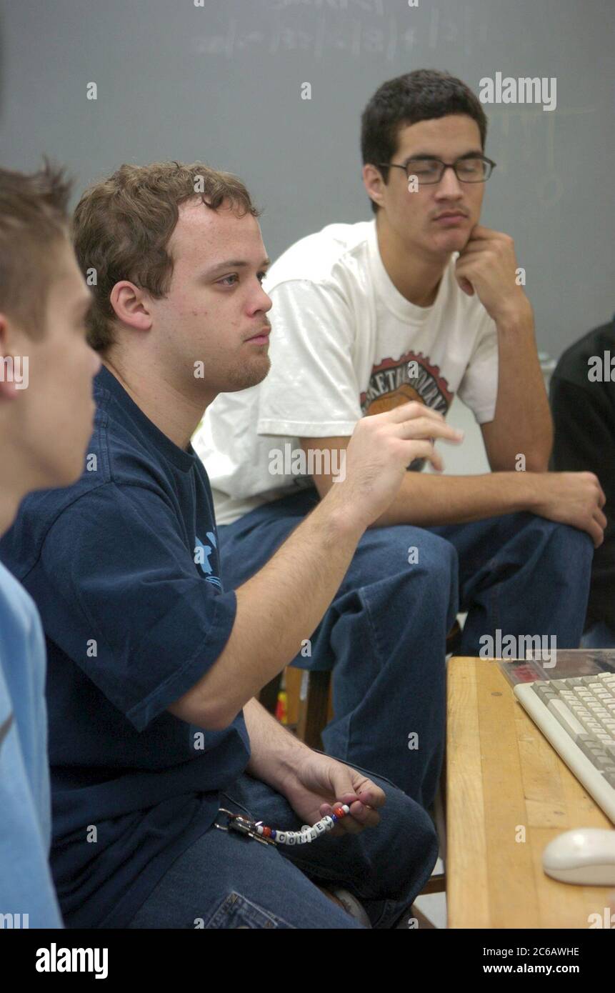 Teen using asl hi-res stock photography and images - Alamy