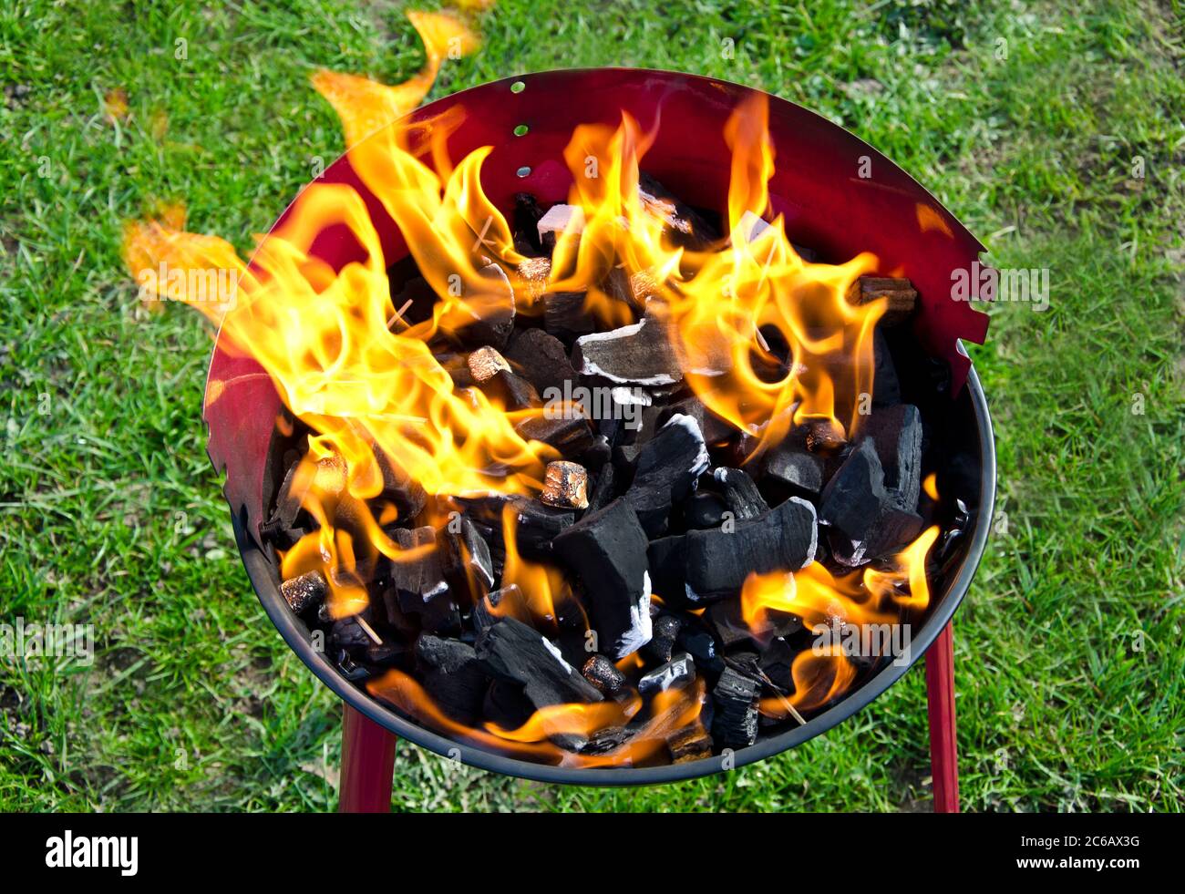 Charcoal griller hi-res stock photography and images - Alamy