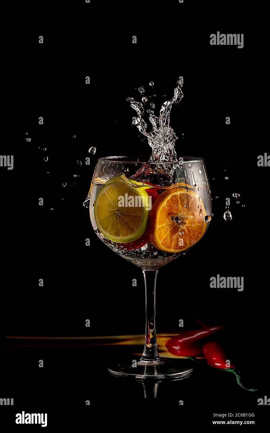 High speed photography water hi-res stock photography and images - Alamy