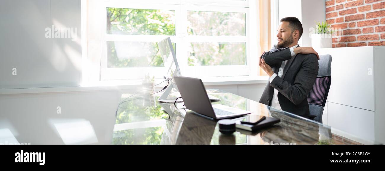 Employees office boss hi-res stock photography and images - Alamy