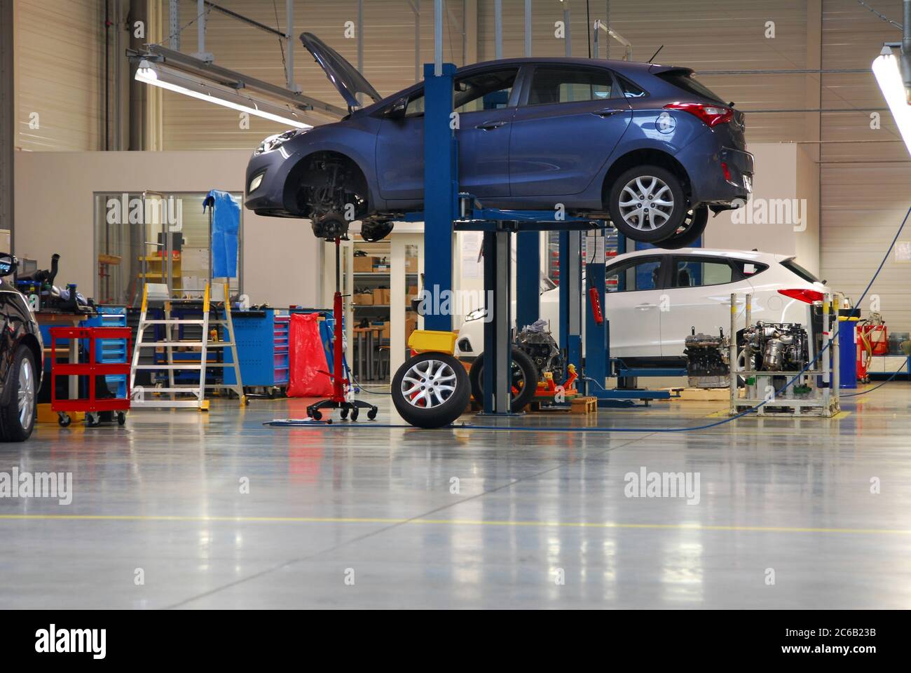 car in automotive service Stock Photo - Alamy