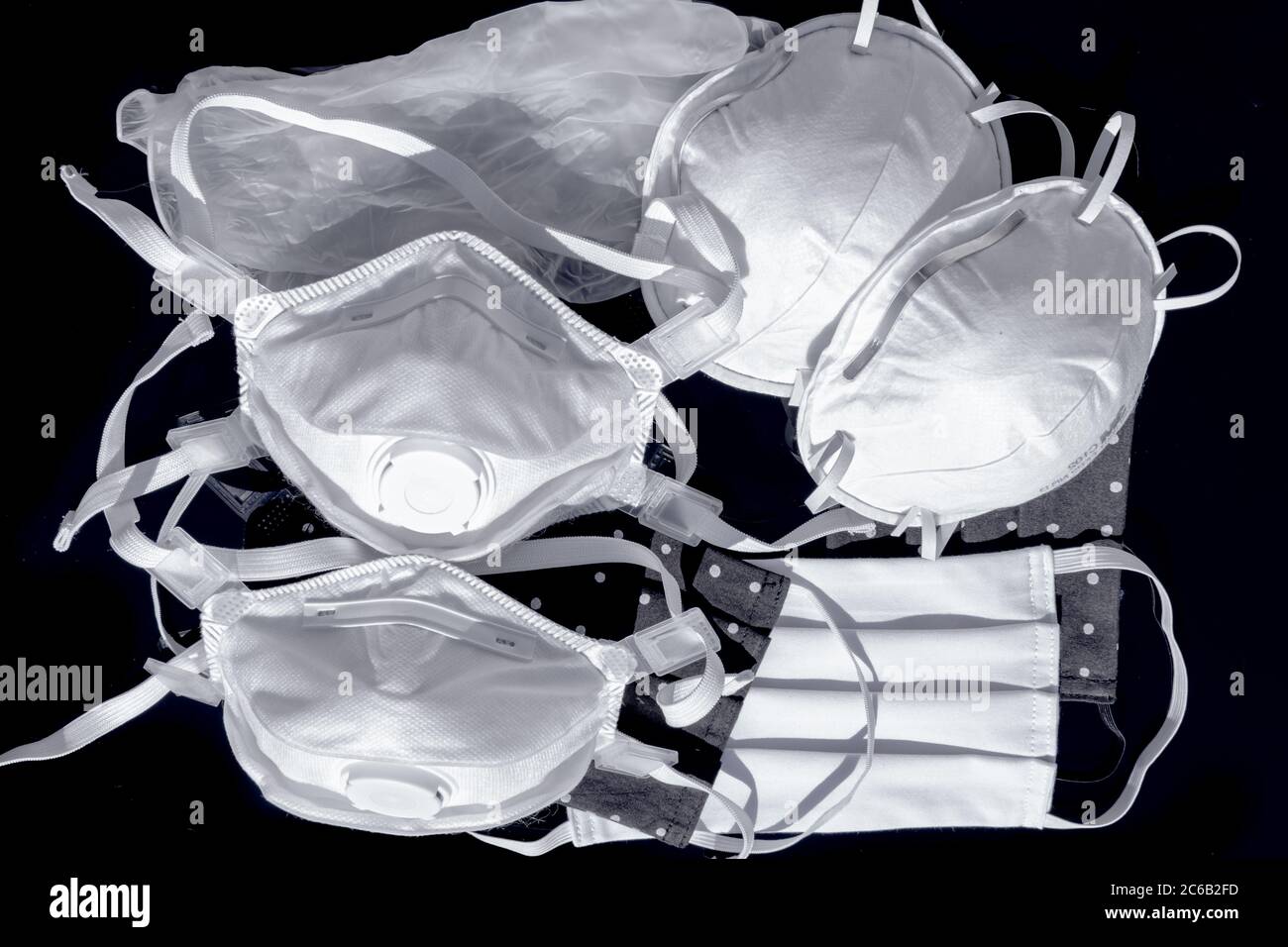 Doctor pandemic masks hi-res stock photography and images - Alamy