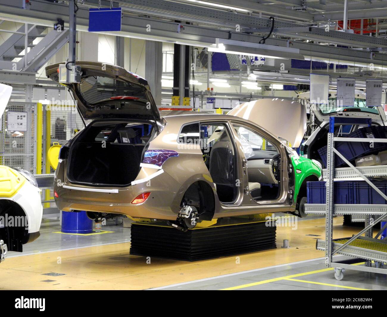 car production line Stock Photo - Alamy