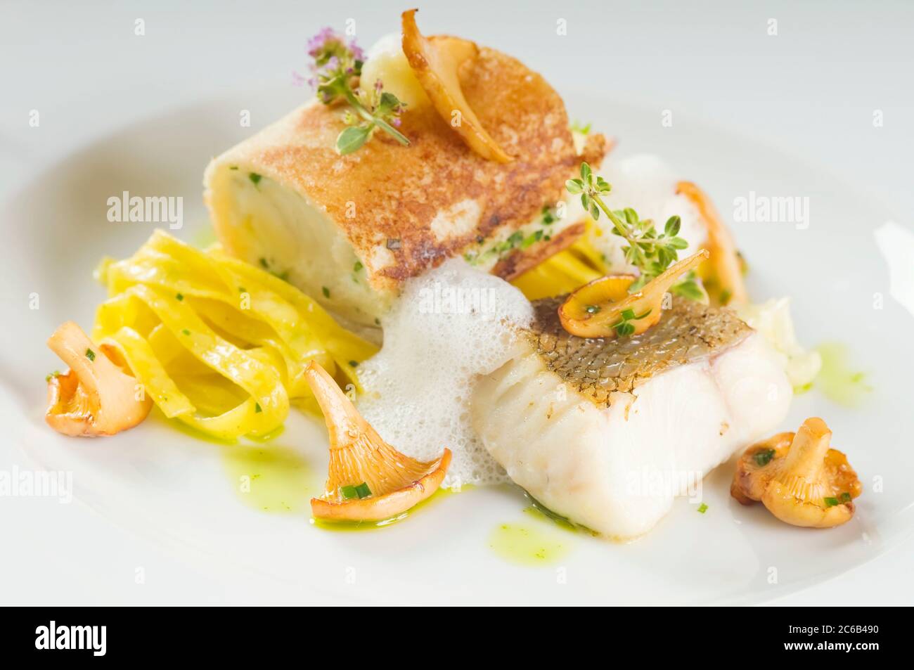 Zander fish baked hi-res stock photography and images - Alamy