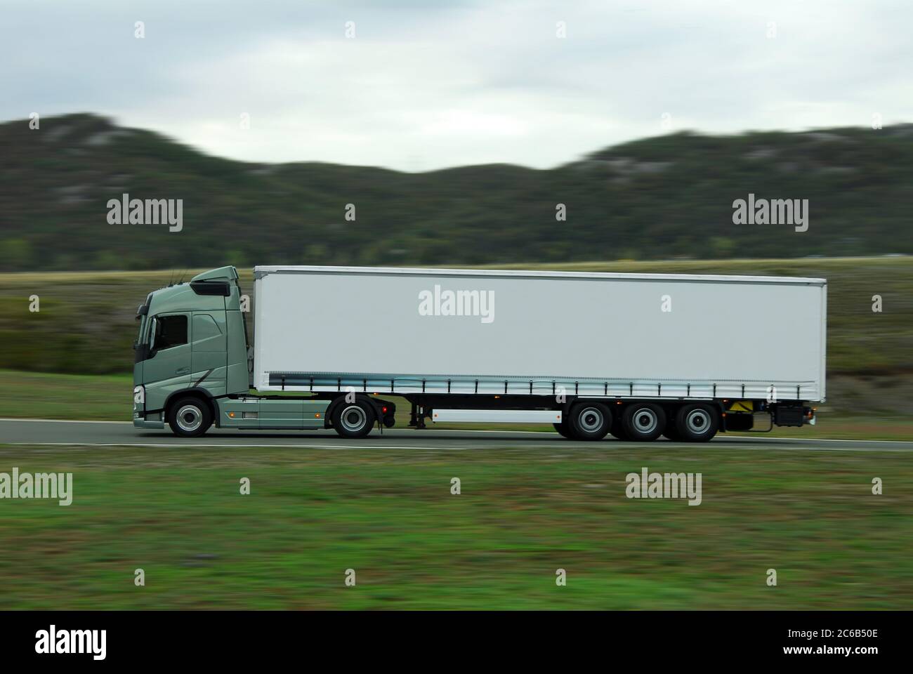 Large trailer hi-res stock photography and images - Alamy