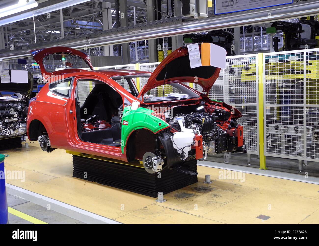 Car on production line hi-res stock photography and images - Alamy