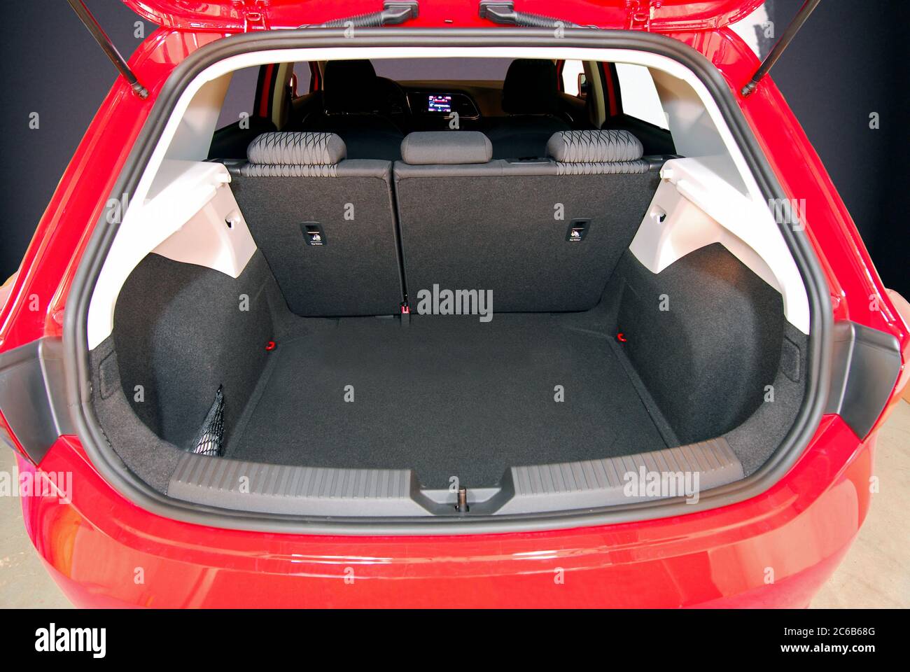 Back of small delivery truck hi-res stock photography and images - Alamy