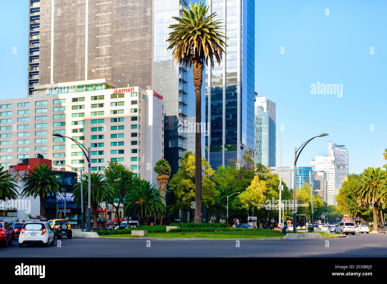 Paseo de la Reforma, the most important avenue and a landmark of Mexico ...