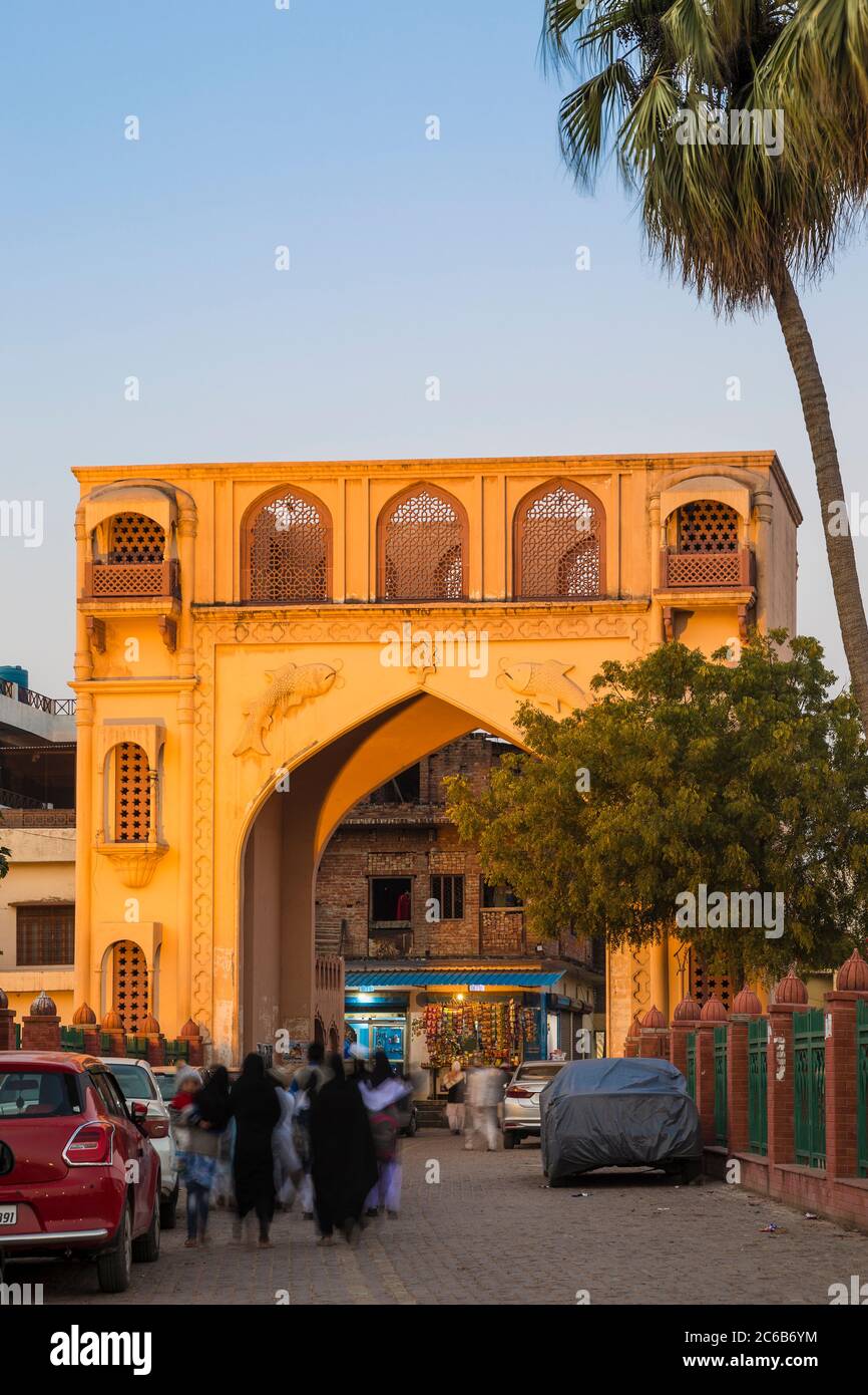 Gate in the old city, Lucknow, Uttar Pradesh, India, Asia Stock Photo ...