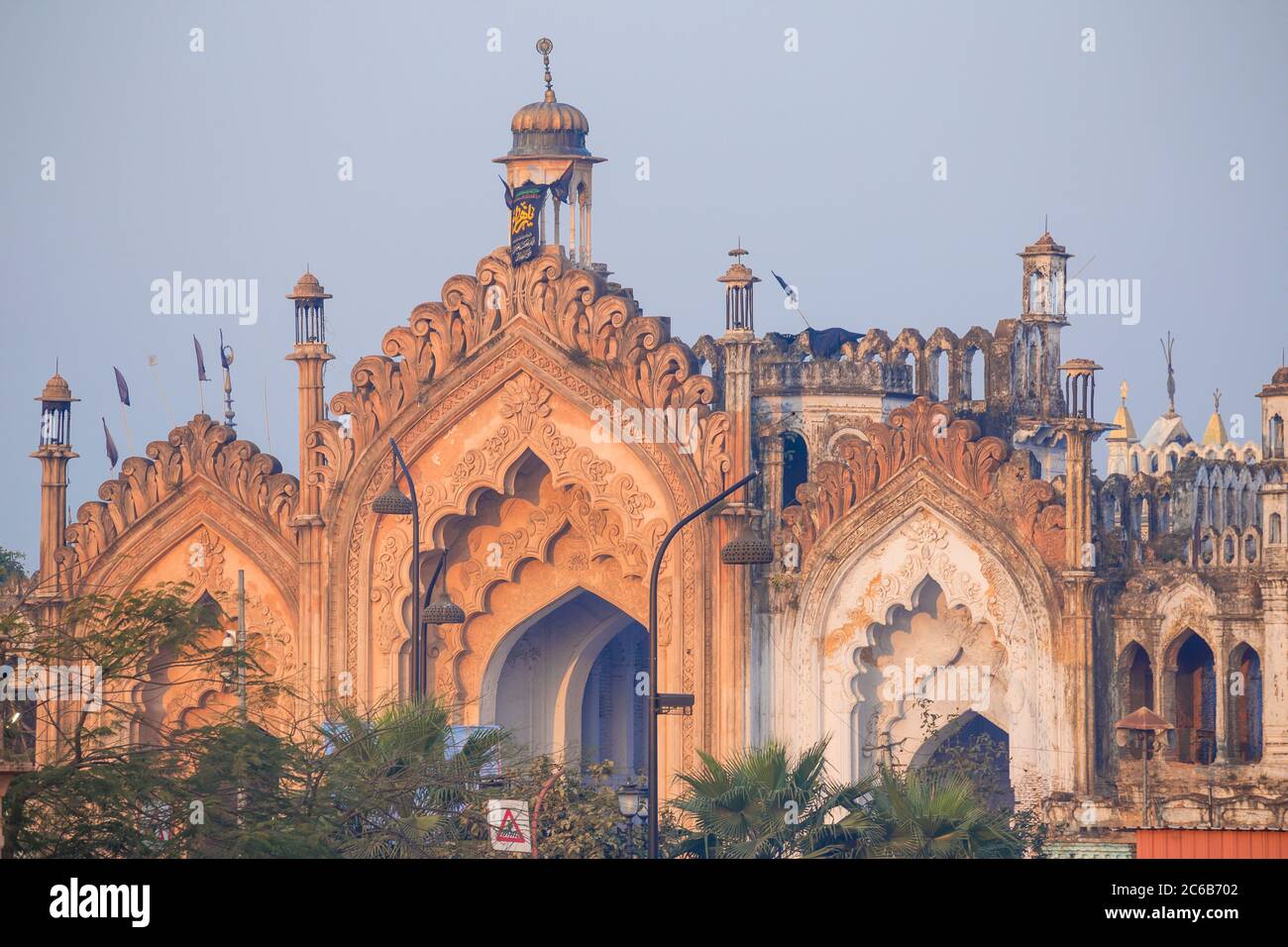 Gate in the old city, Lucknow, Uttar Pradesh, India, Asia Stock Photo ...