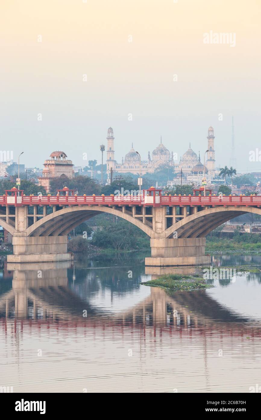 Bridge over Gomti River, Lucknow, Uttar Pradesh, India, Asia Stock ...