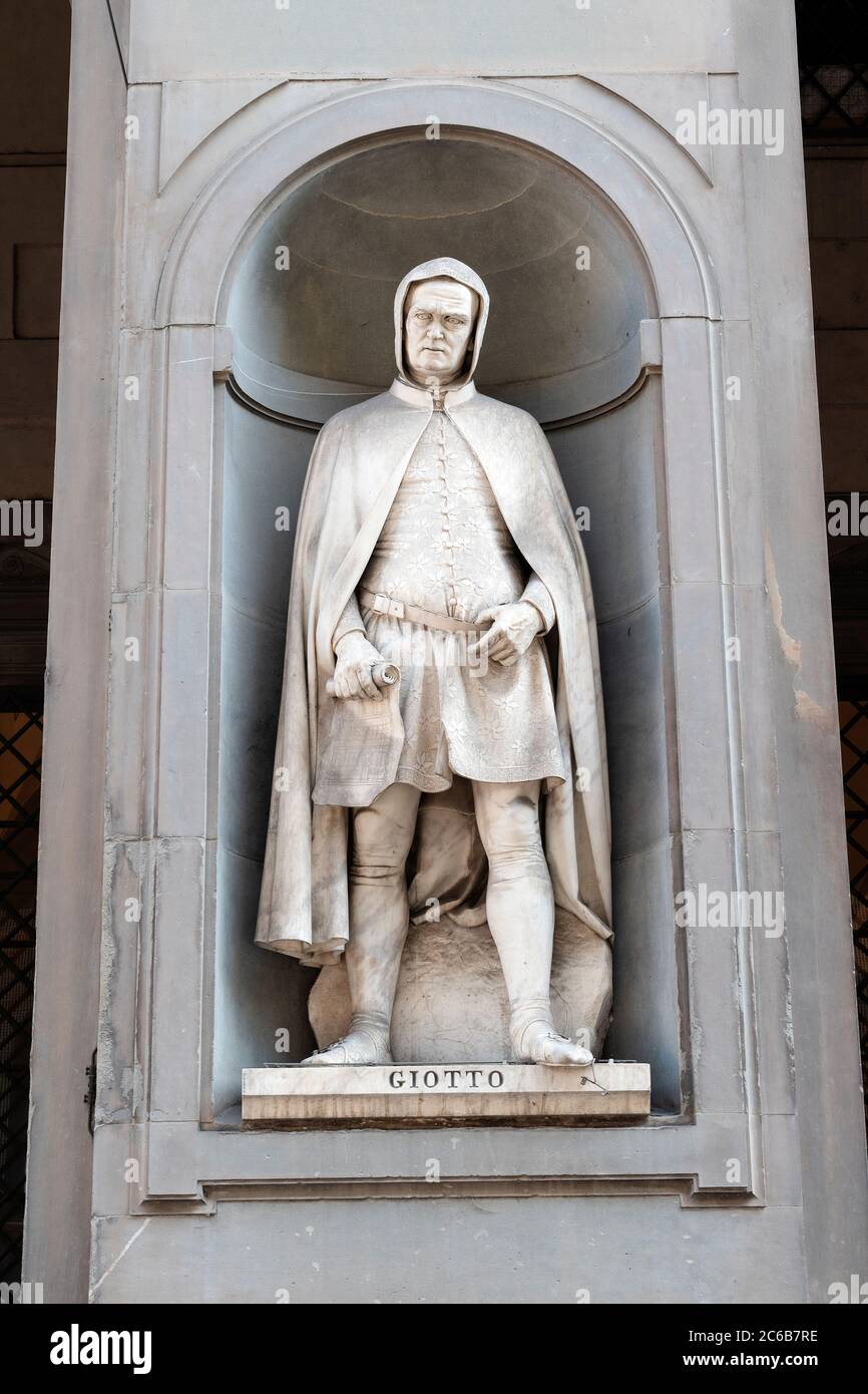 statue of giotto in the loggiato of the uffizi gallery, florence ...