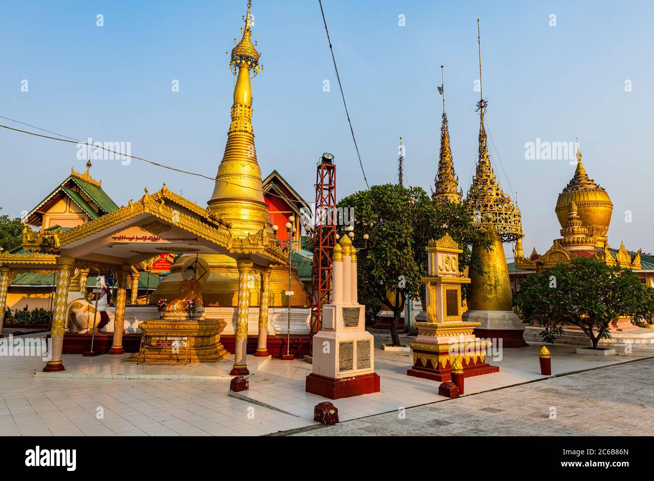 Shwe taung sar pagoda hi-res stock photography and images - Alamy