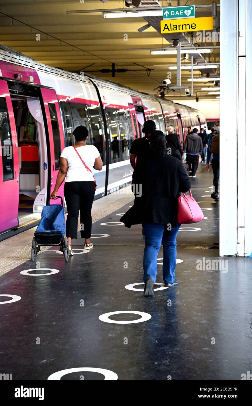 Photographed in one of the four main railway stations in Paris Stock ...