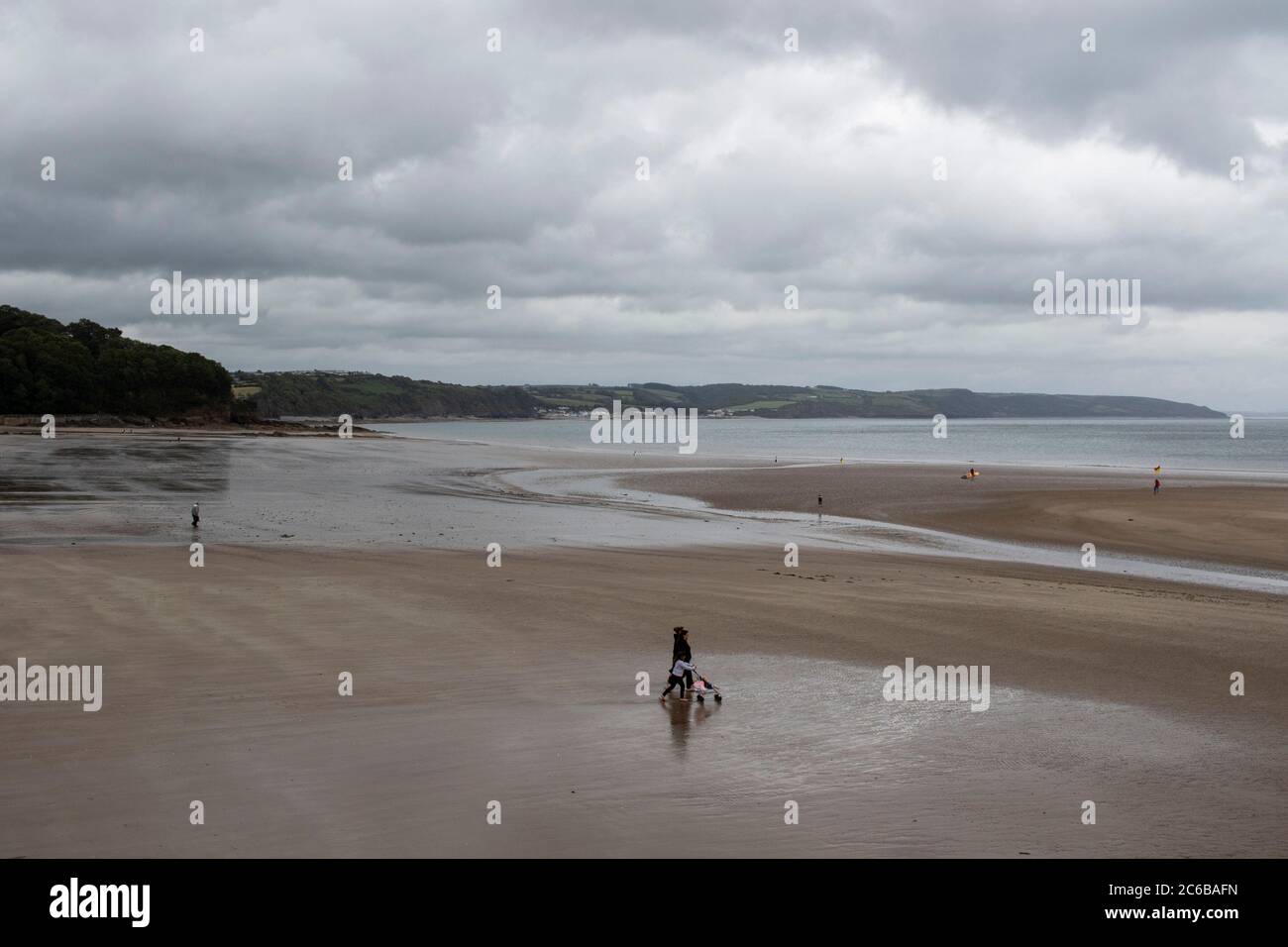 A view of Saundersfoot Beach, Pembrokeshire, Wales. Lewis Mitchell Stock Photo - Alamy