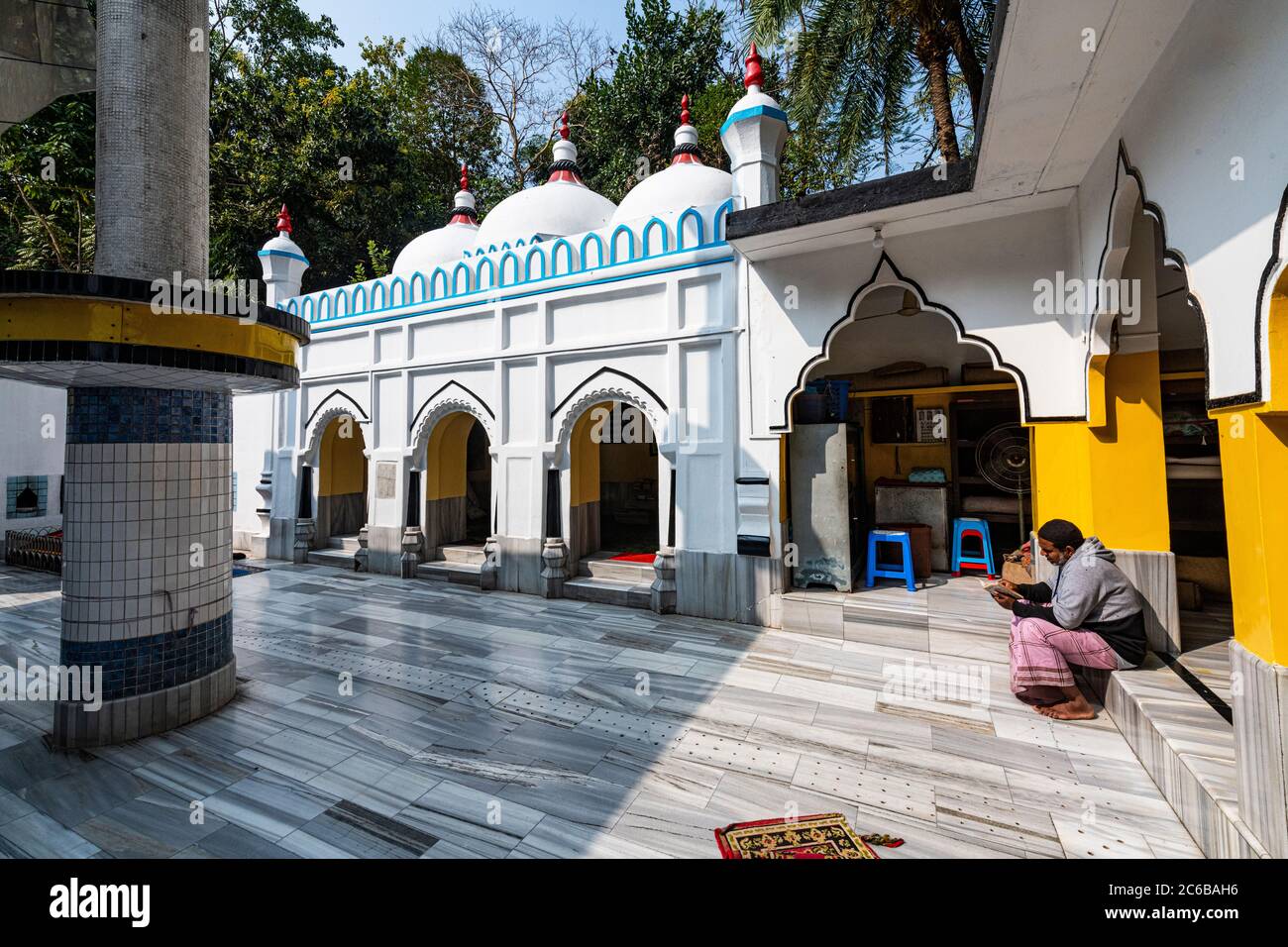 Hazrat Shah Jalal Mosque and tomb, Sylhet, Bangladesh, Asia Stock Photo ...