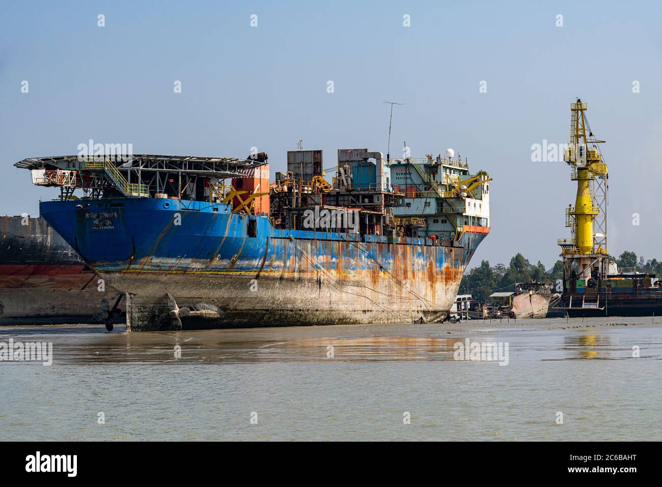 Huge container ship ready to be broken up, Chittagong Ship Breaking ...