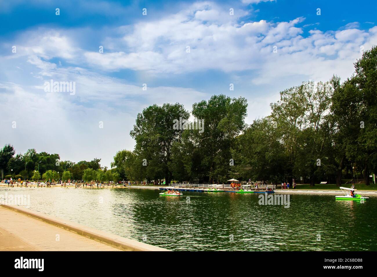 Catamaran in garden hi-res stock photography and images - Alamy