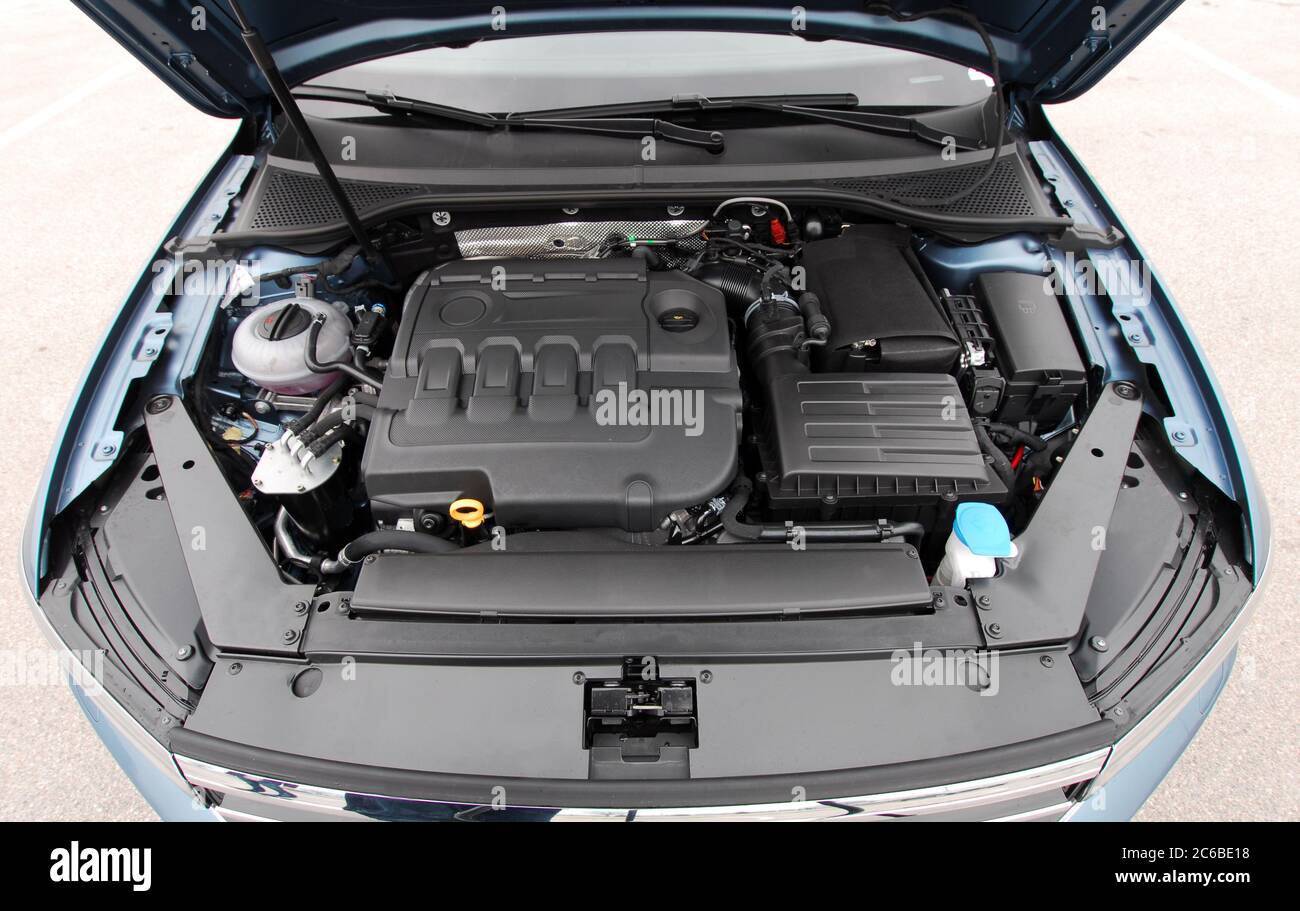 car engine, Close up of car engine, engine in a passenger car Stock ...