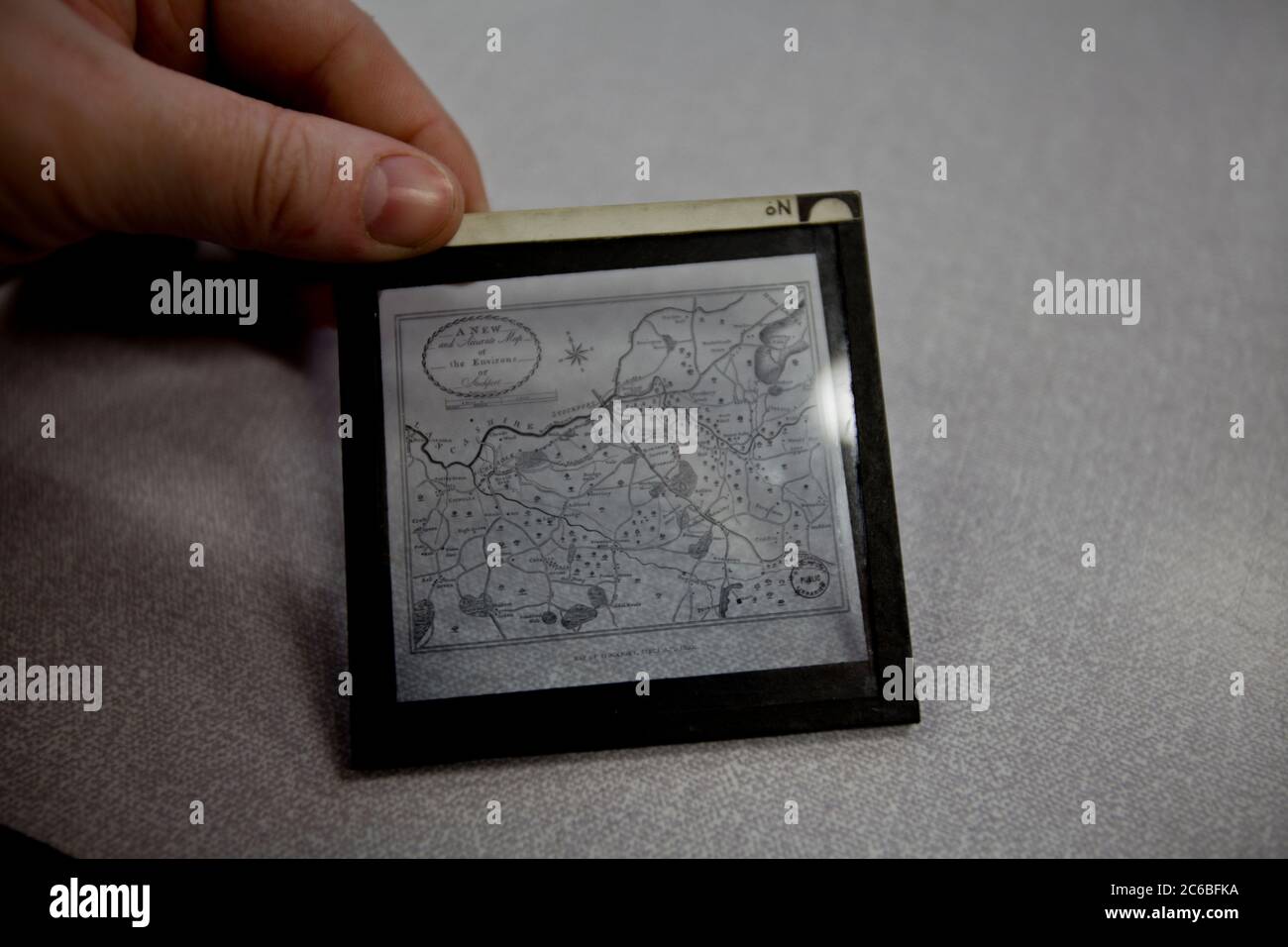 Cleaning glass slides hi-res stock photography and images - Alamy
