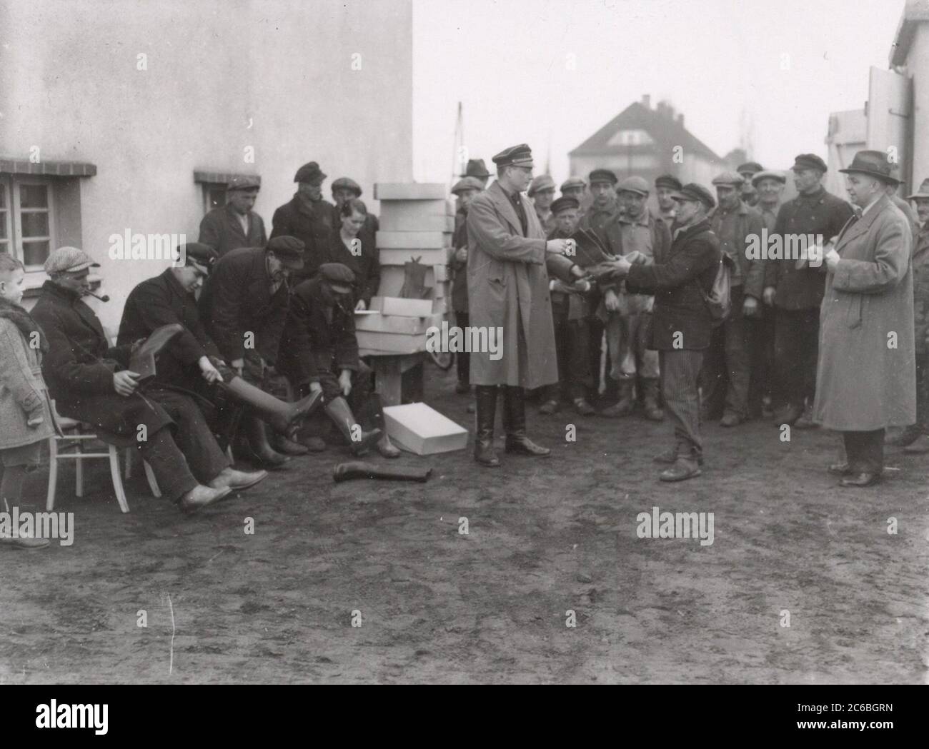 Heinrich Hoffmann Photographs 1934 Adolf Hitler's official photographer ...