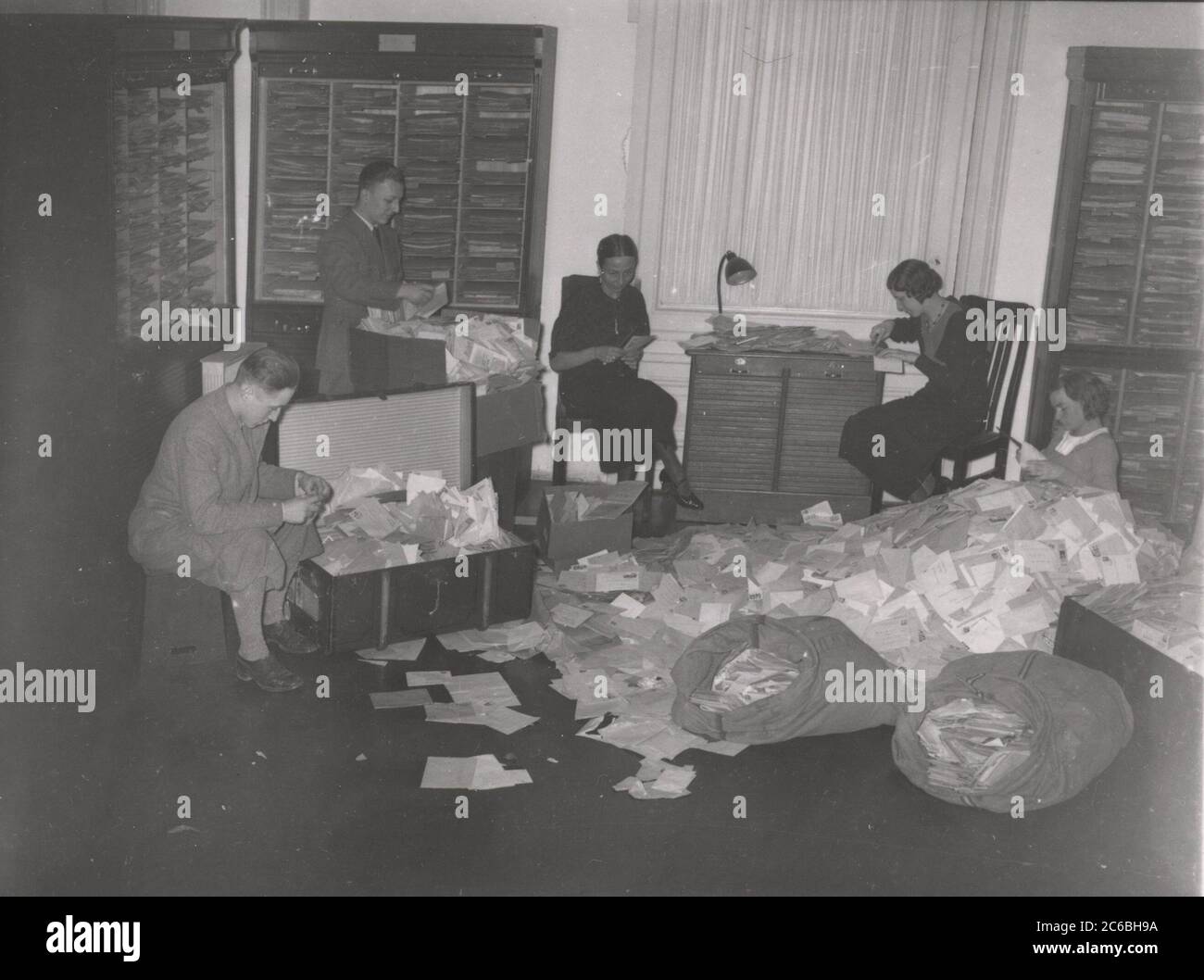 Heinrich Hoffmann Photographs 1934 Adolf Hitler's official photographer ...
