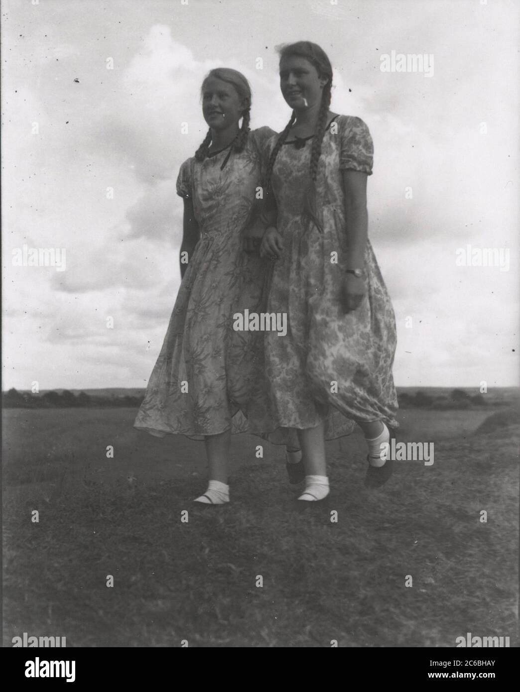Traditional costumes and folk dance Heinrich Hoffmann Photographs 1934 ...