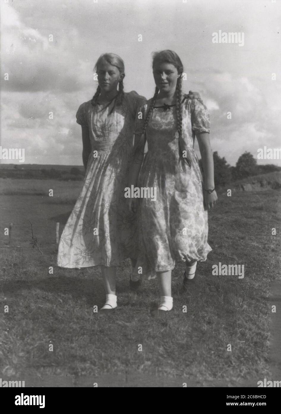 Traditional costumes and folk dance Heinrich Hoffmann Photographs 1934 ...