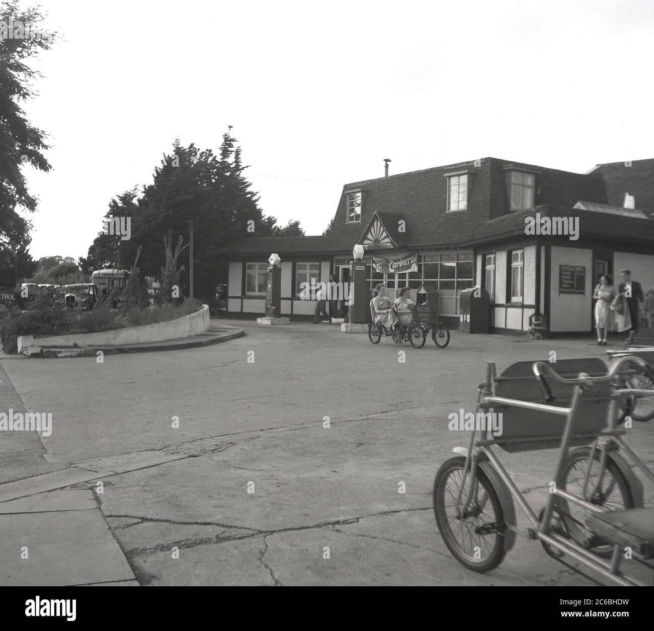 Butlins 1950s hi-res stock photography and images - Alamy