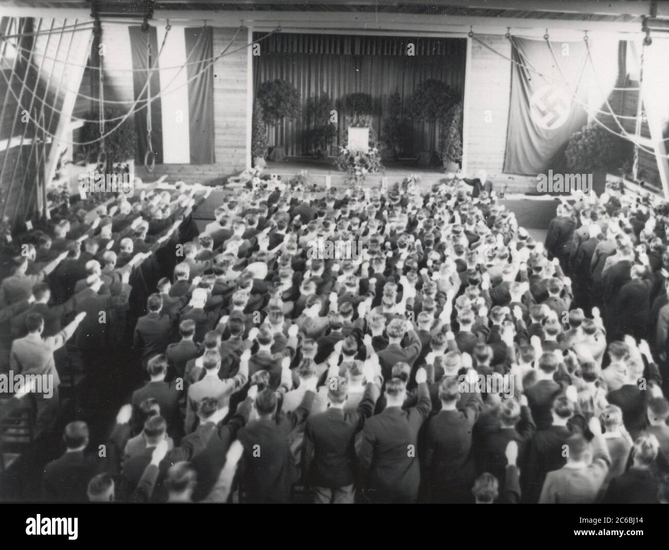 Heinrich Hoffmann Photographs 1934 Adolf Hitler's official photographer ...