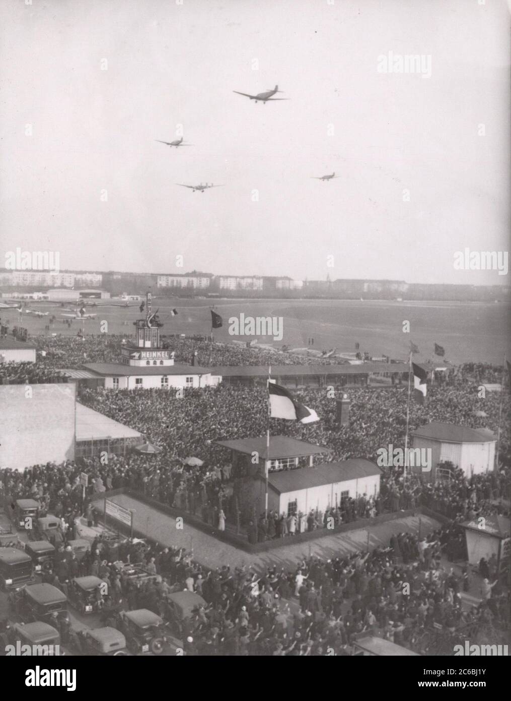 Flugtag in Berlin-Tempelhof - general of the aviator Udet Heinrich ...