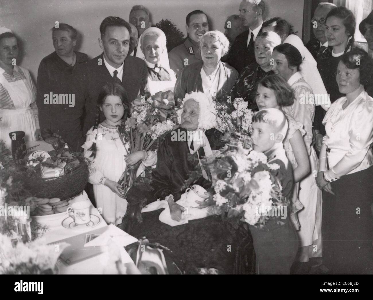 Group Portrait Heinrich Hoffmann Photographs 1934 Adolf Hitler's ...