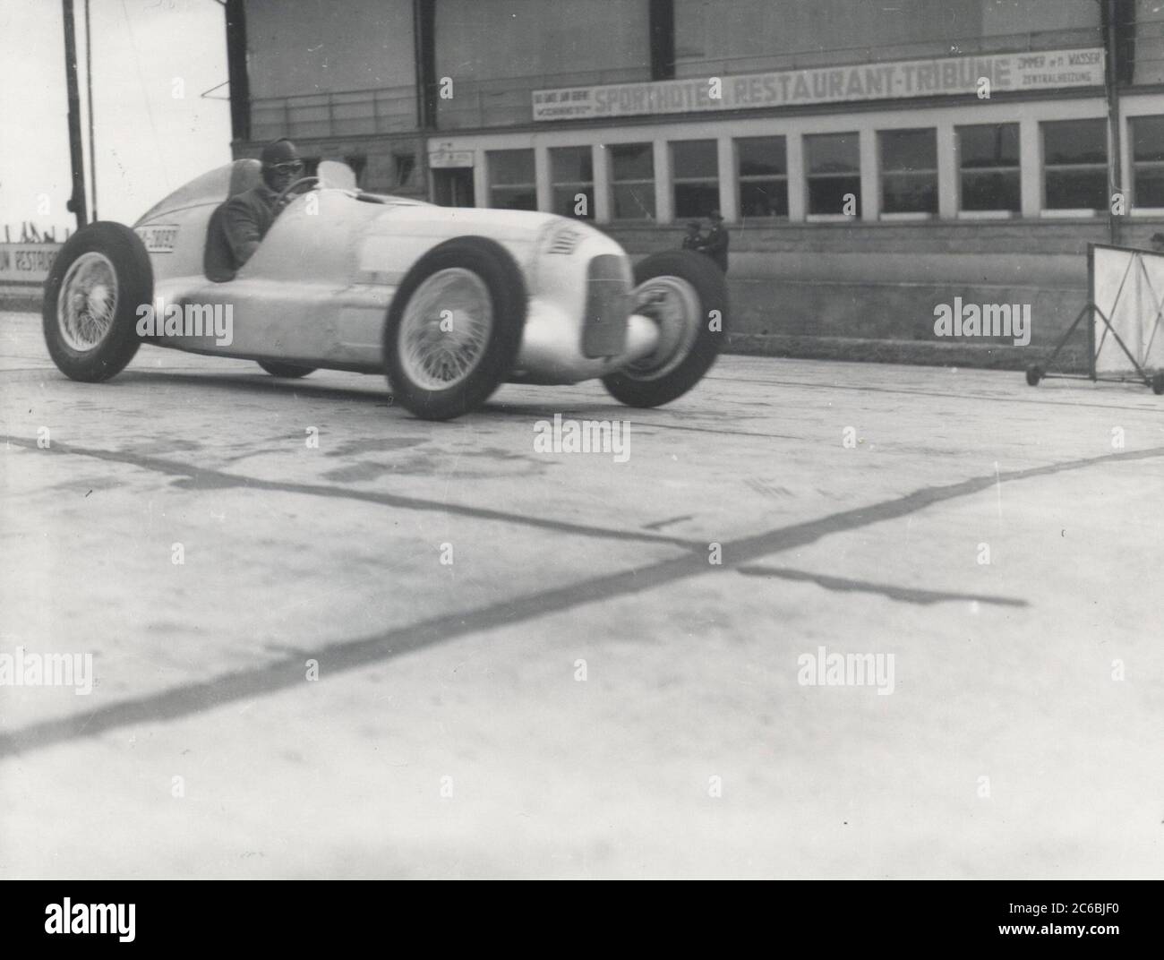 Car racing - Mercedes racing team during training Heinrich Hoffmann ...