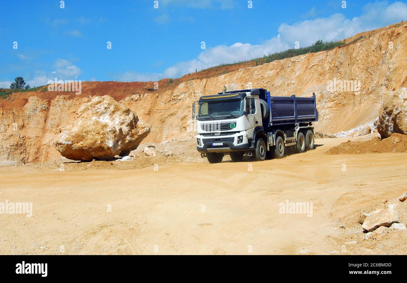 Large dump truck hi-res stock photography and images - Alamy
