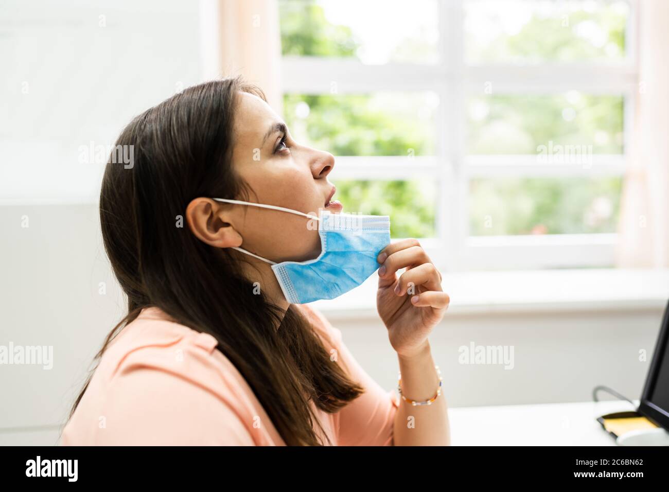 Difficulty breathing hi-res stock photography and images - Alamy