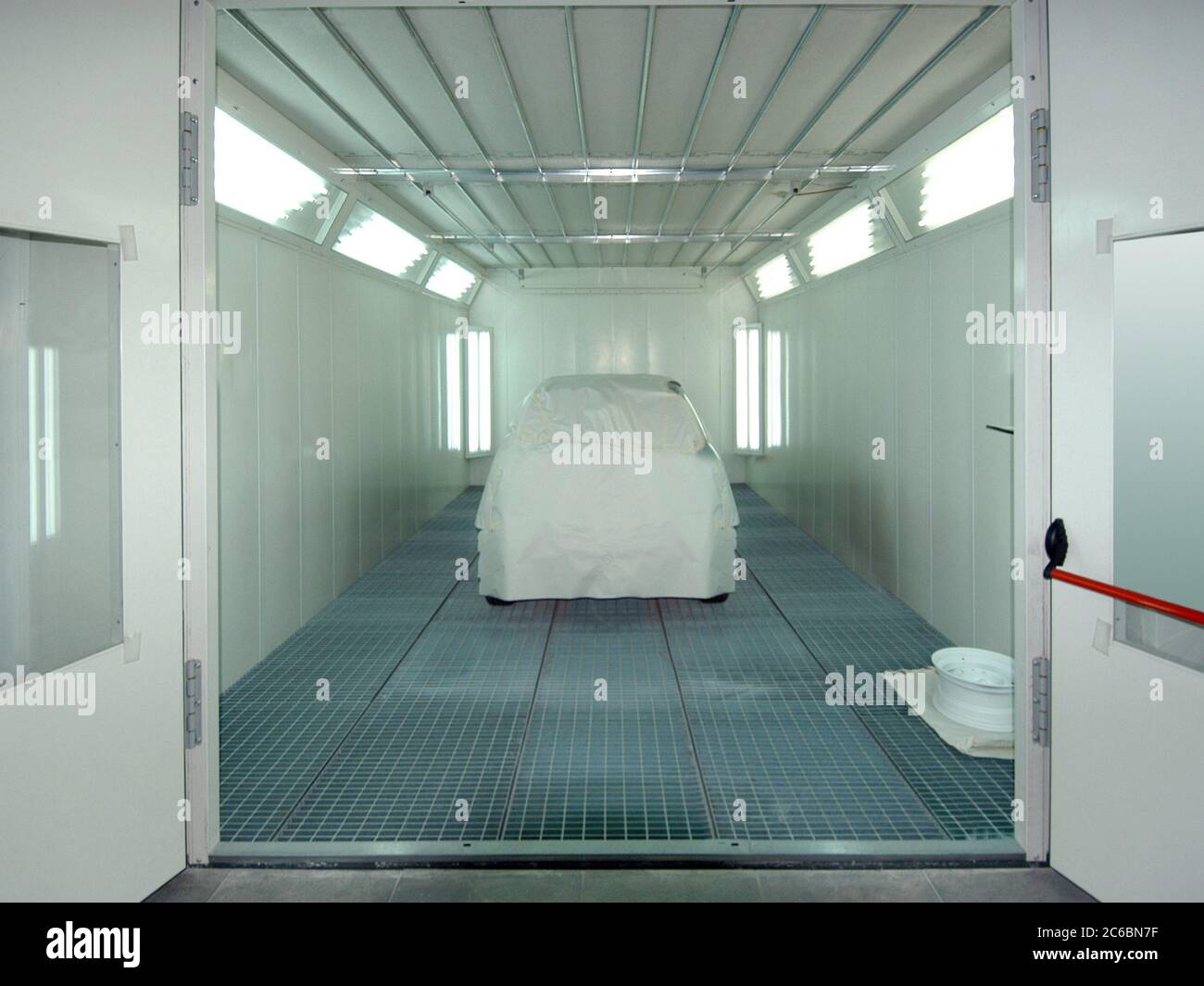 Paint chamber hi-res stock photography and images - Alamy