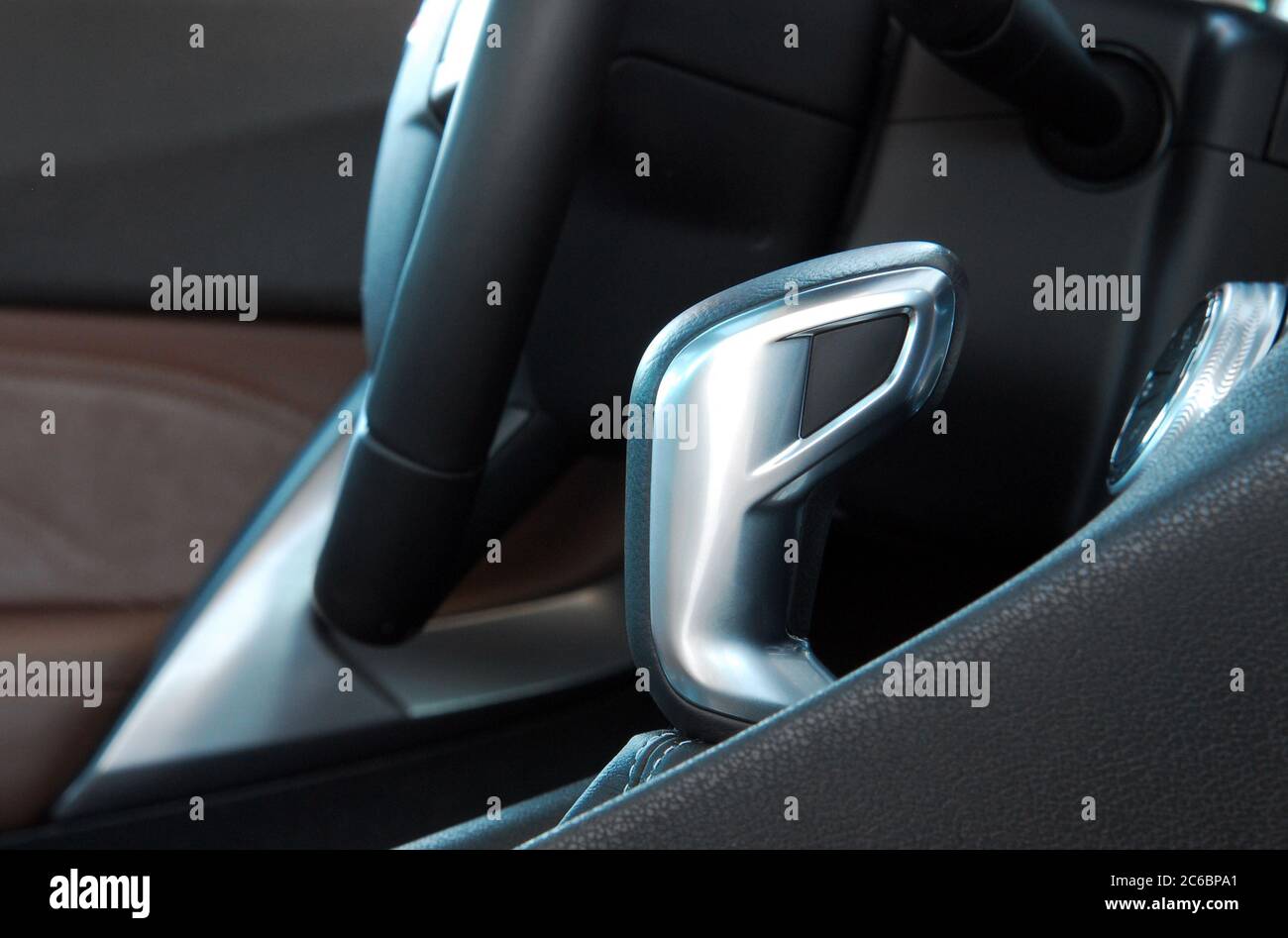 automatic gear shift, automatic selector lever in the passenger car ...